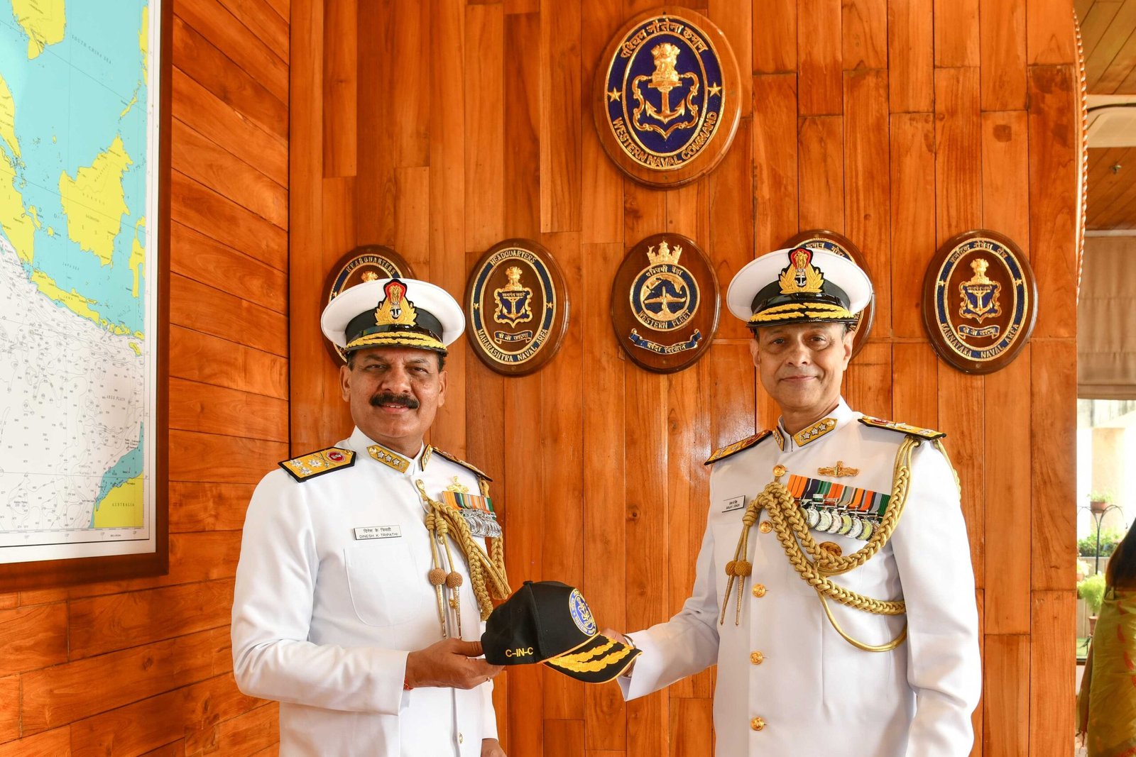 VICE ADMIRAL SANJAY J SINGH TAKES OVER AS FLAG OFFICER COMMANDING-IN ...
